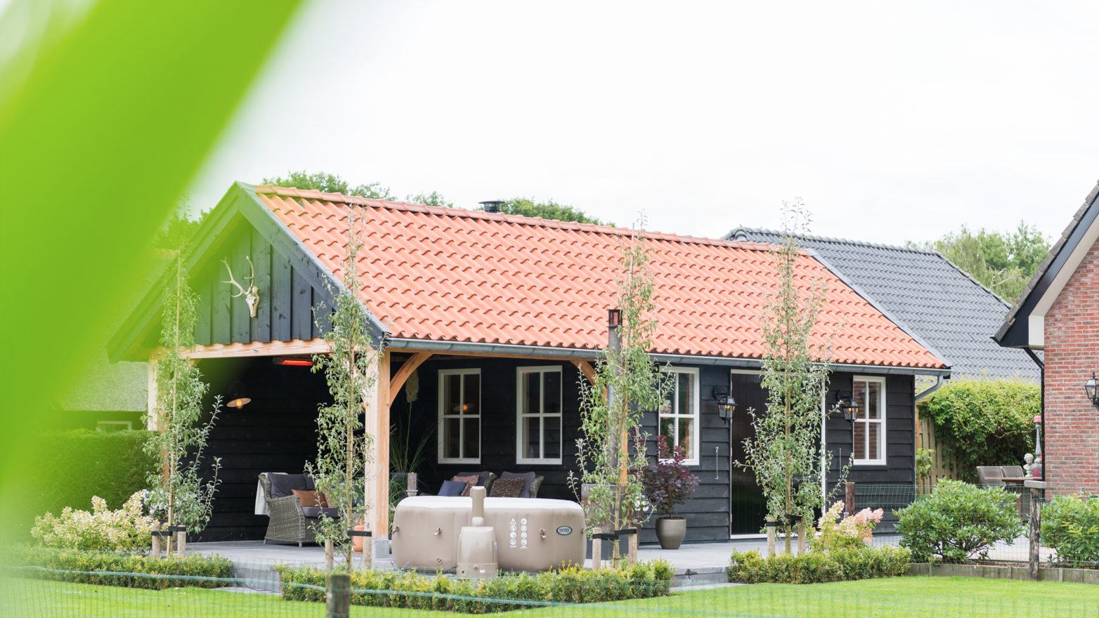 Holzscheune mit Terrassenüberdachung, Uddel | Bronkhorst Gartenhaus